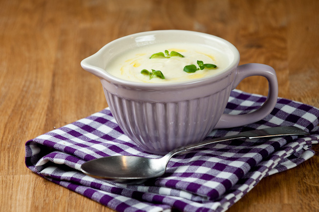 En god LCHF-soppa tillreds i en handvändning | Herr Snellman