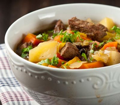 Lihakeitto-ohje - Maukasta keittoa kunnon lihasta | Snellman